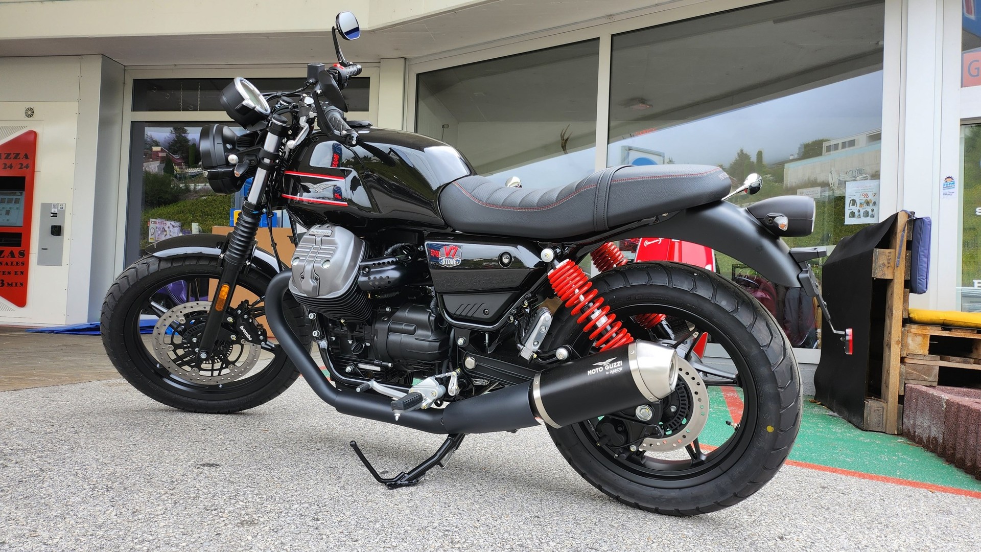 MOTO GUZZI V7 IV 850 Stone Special Edition À vendre
